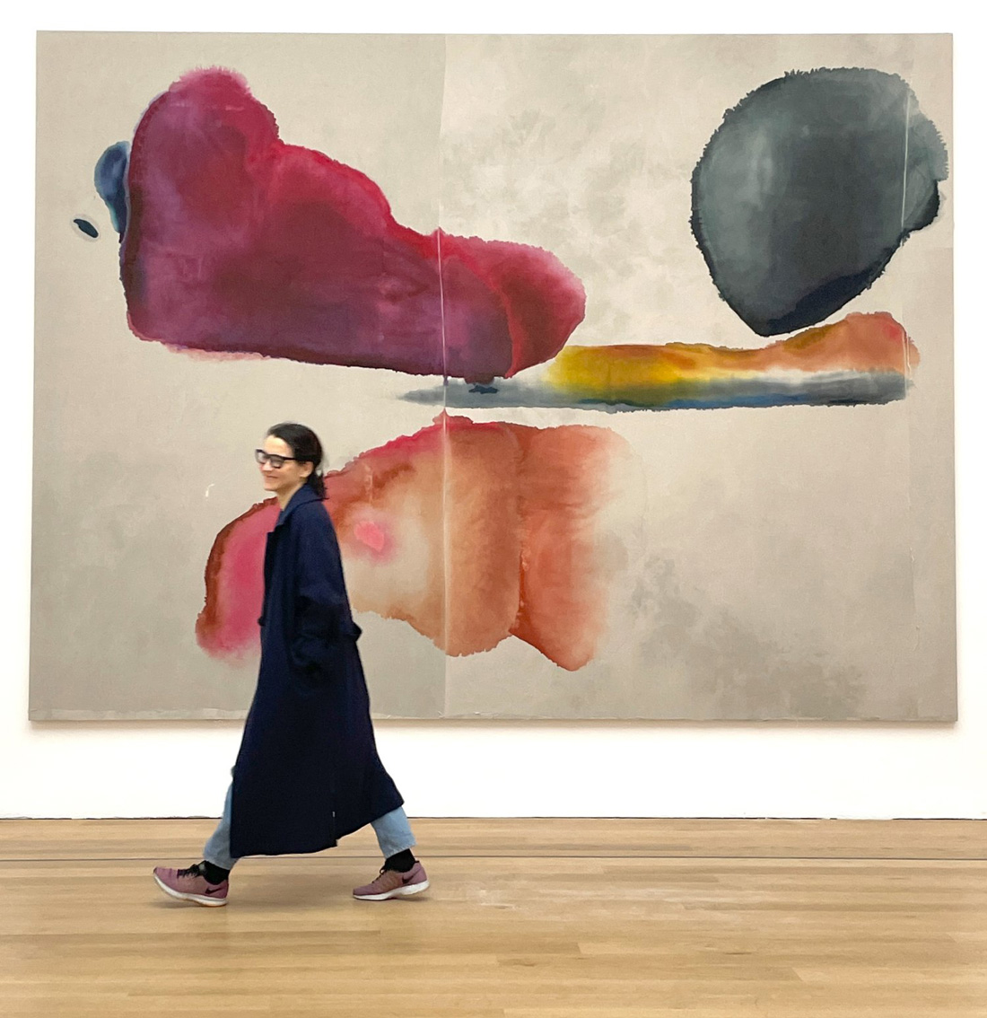 Nadine Schemmann. Behind flying fields | ArtJunk